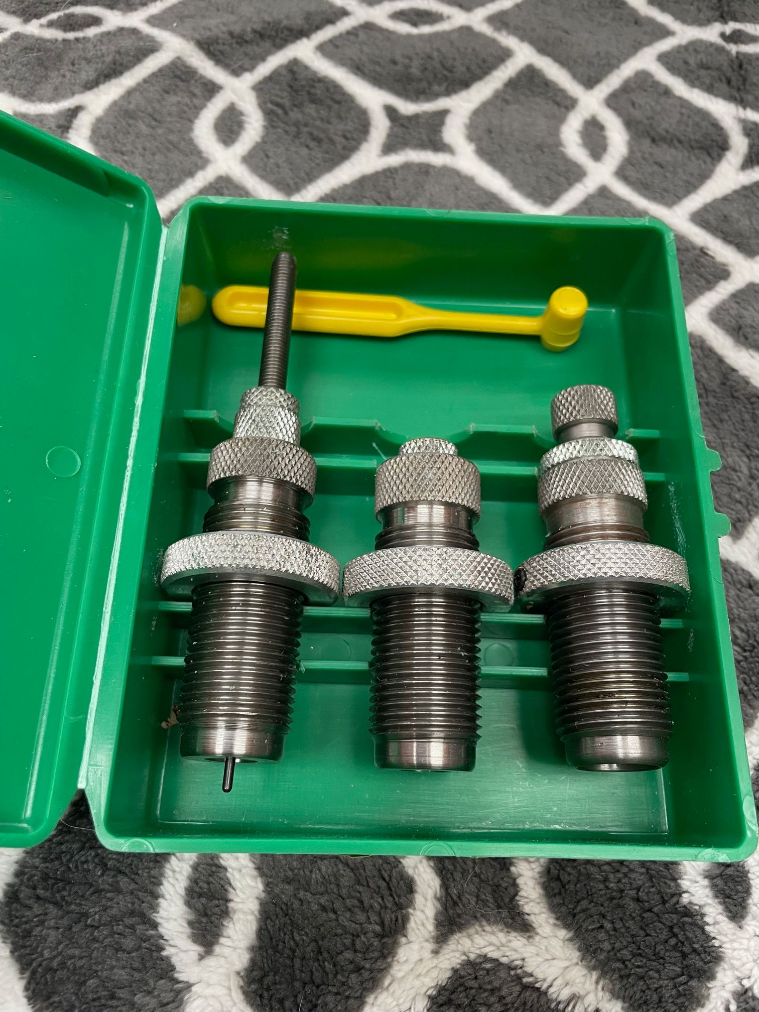 .380 Reloading Dies . Sporting Goods in Nanoose Bay · TownPost